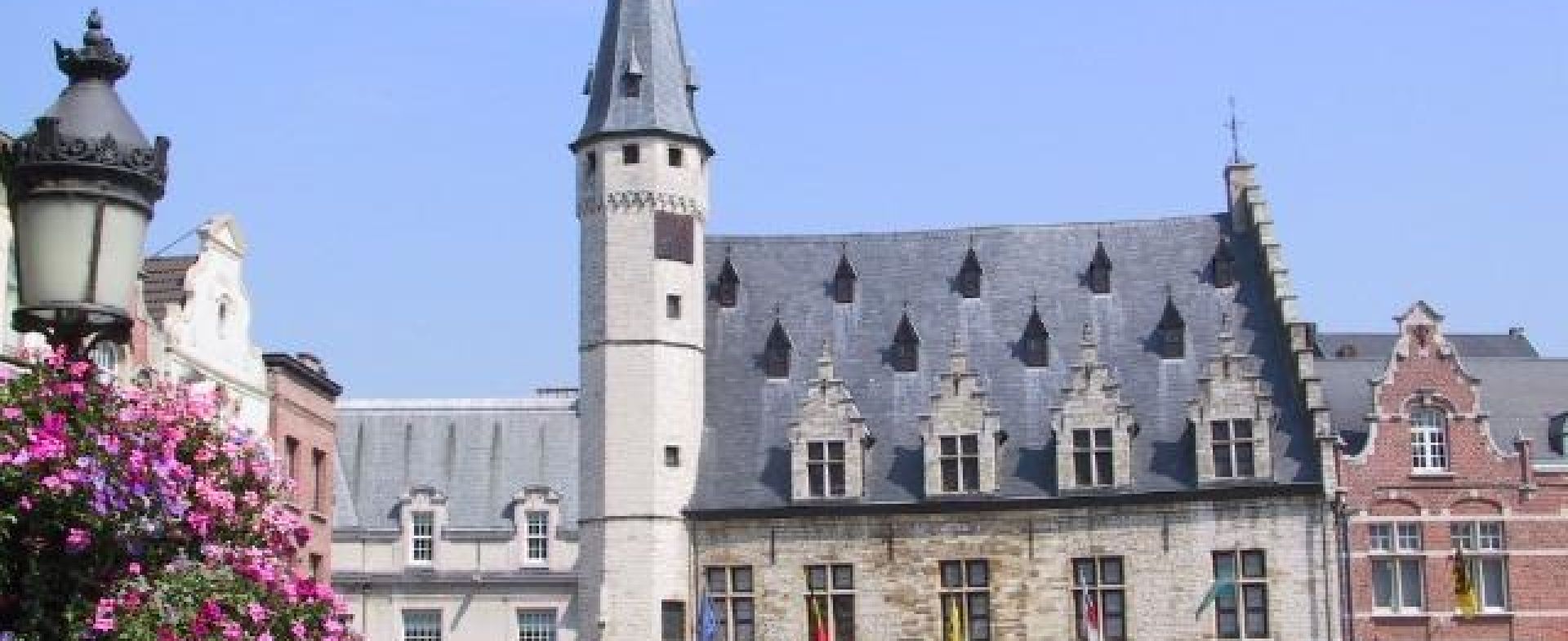 Grote Markt Dendermonde | Motorcycle Diaries