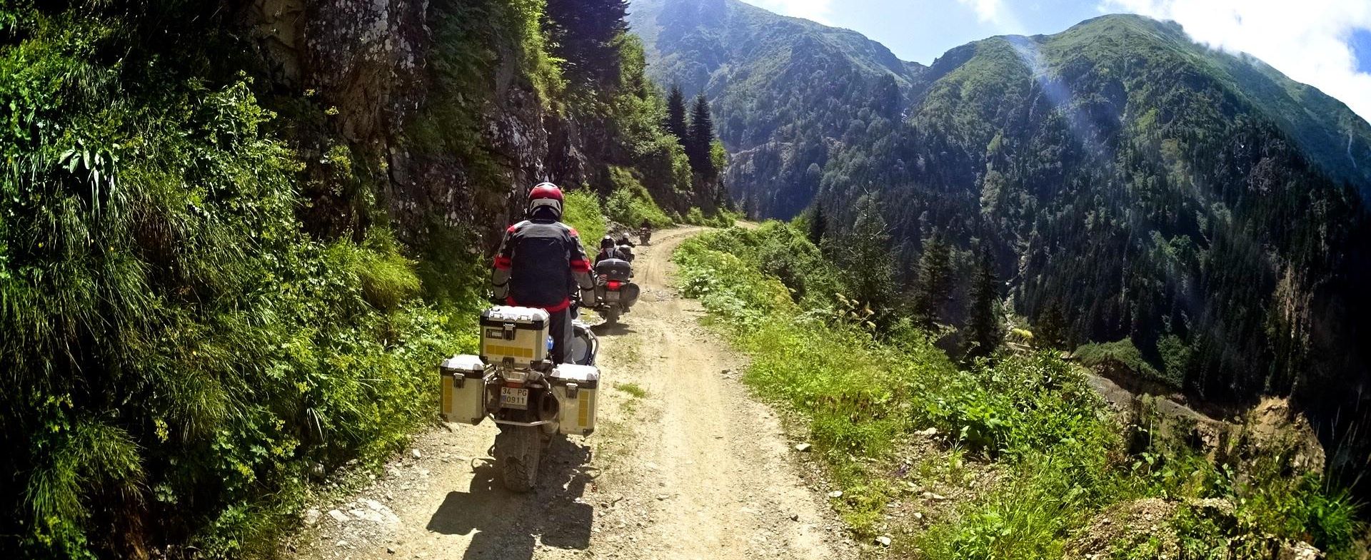 D 915 (The "Bayburt- Of" Road) | Motorcycle Diaries
