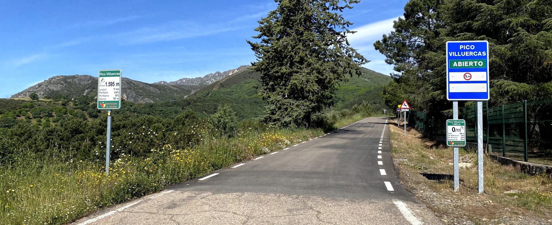 CC-437 Subida al Pico Villuercas (1595m) | Motorcycle Diaries