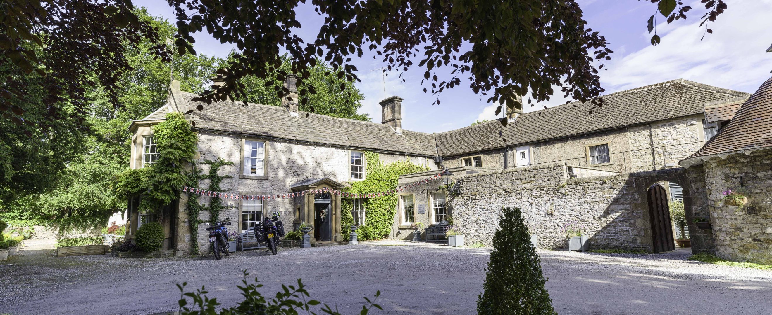 Rafters @ Riverside House Hotel | Motorcycle Diaries